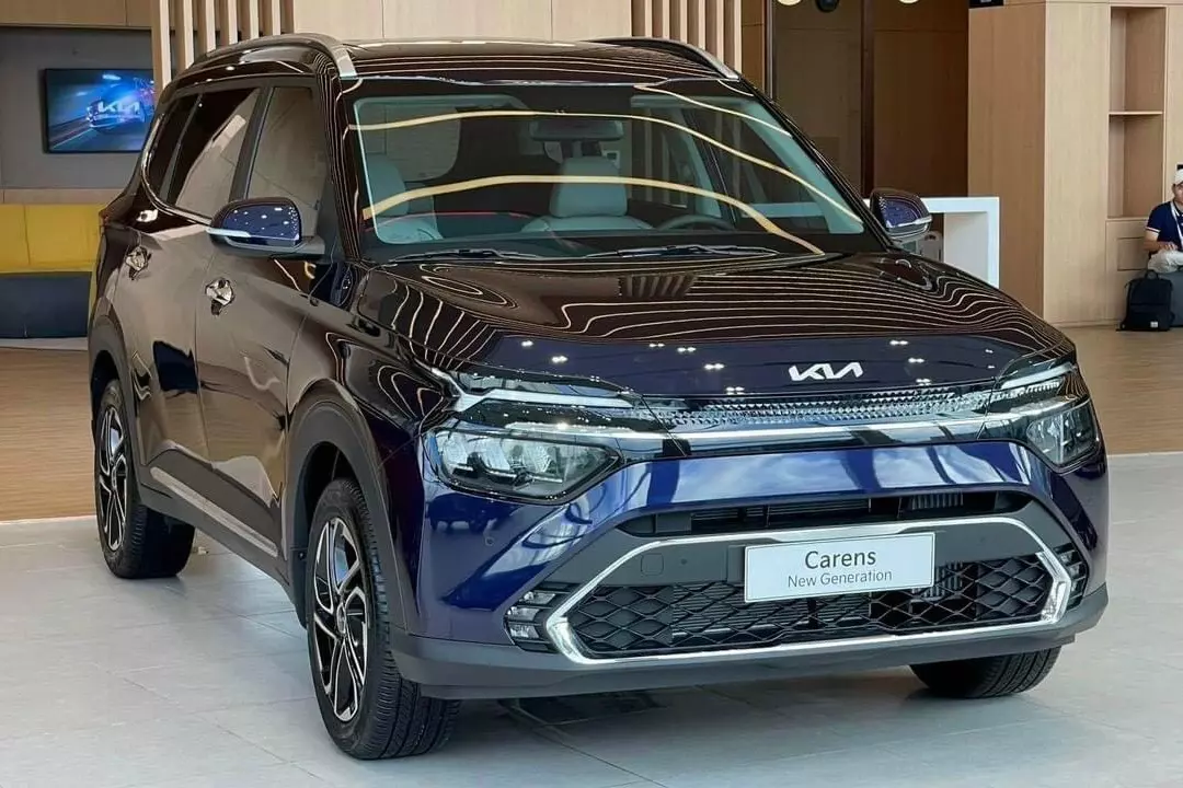 CARENS 1.5D SIGNATURE (6 CHỖ) - CARNOW.VN